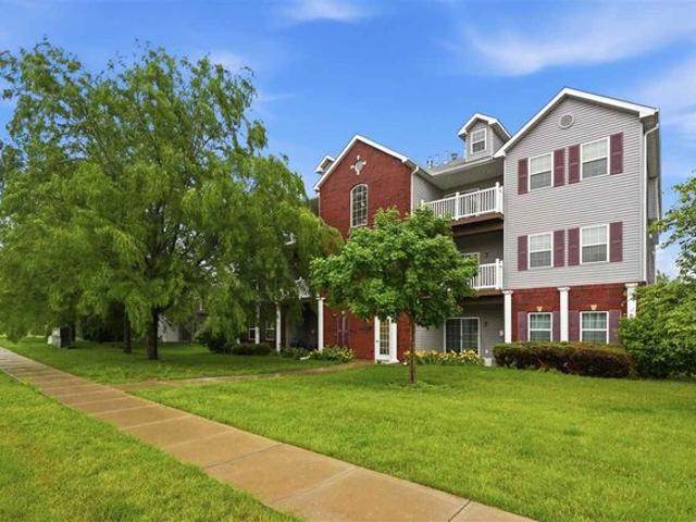 880 Rachael St Apt 301, North Liberty, IA 52317