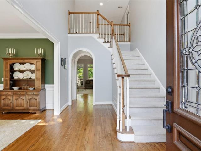 880 Randall Court NW