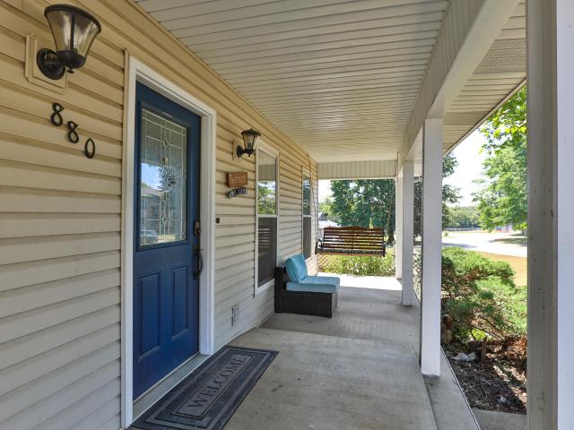 880 Redel Place
