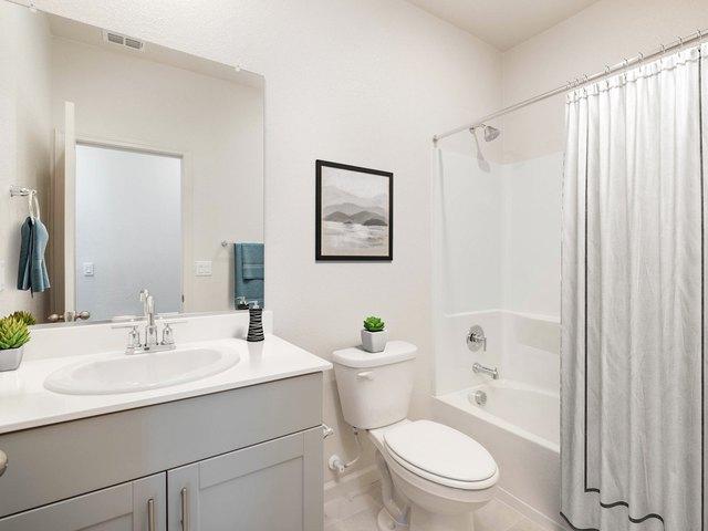 880 Telford Dr, Vacaville, CA 95687