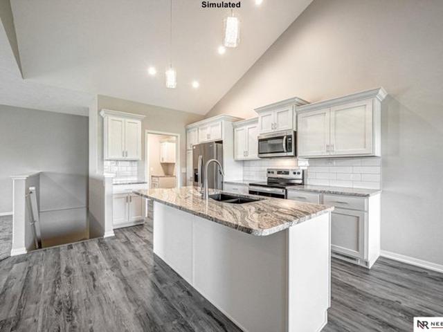 8814 Daywood Ln, Lincoln, NE 68526