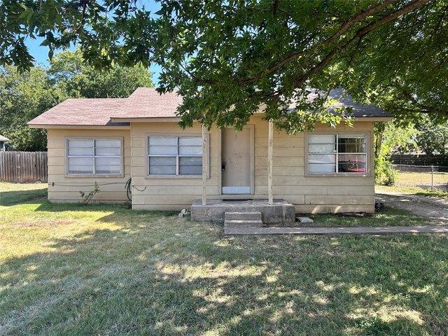 8814 Spaugh Ct, White Settlement, TX 76108