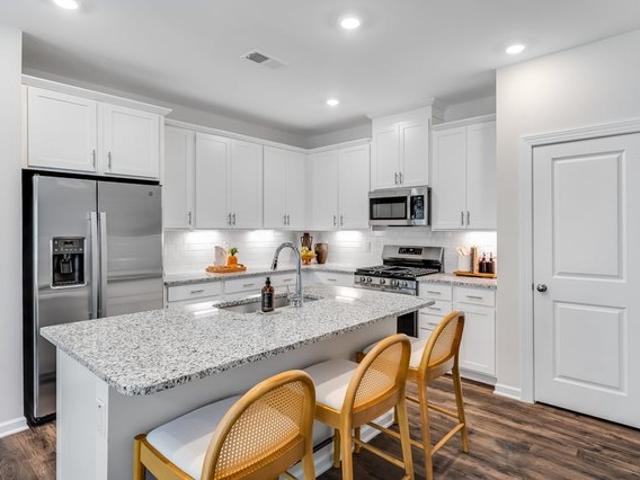 8815 Malmesbury Ln, Raleigh, NC 27587