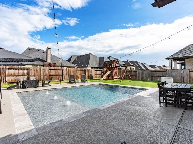 8815 Autumn Pine Drive