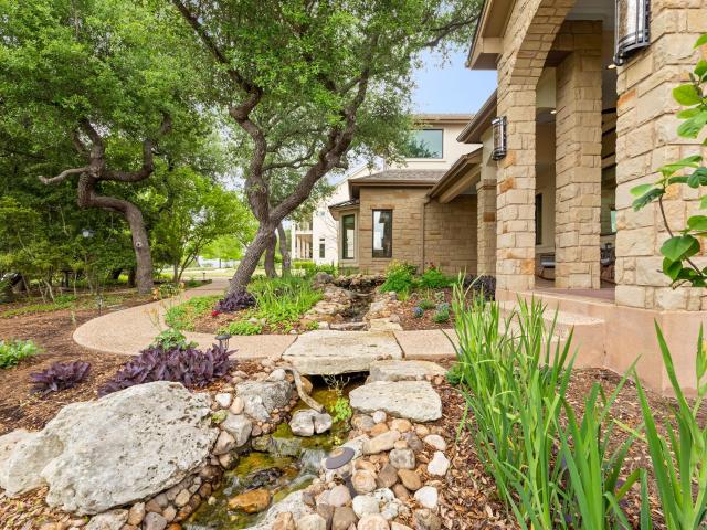 8815 Blazyk Dr