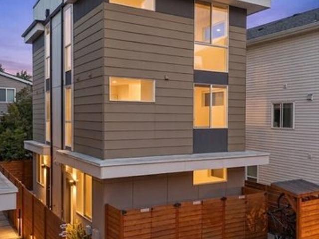 8815 Interlake Ave N Unit C, Seattle, WA 98103
