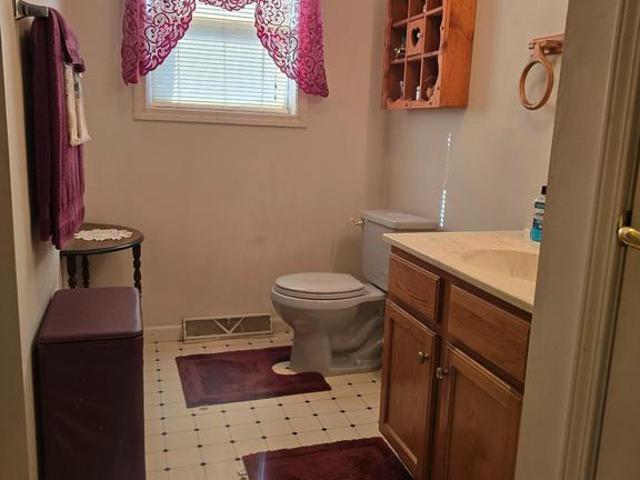 8815 Kings Road