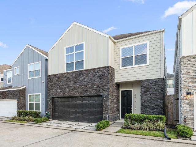 8817 Hollister Pine Court