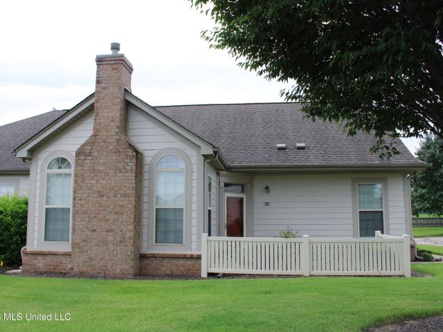 8817 Parkview Oaks Circle