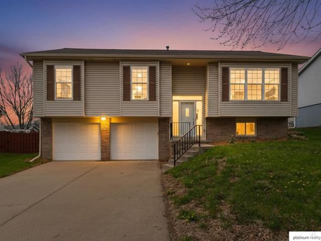 8818 N 82nd Ave, Omaha, NE 68122