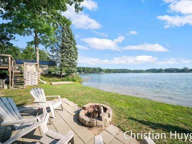 8818 E 128th St, Sand Lake, MI 49343