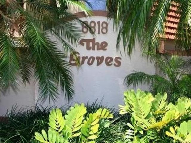 8818 SW 72nd St, Miami, FL 33173