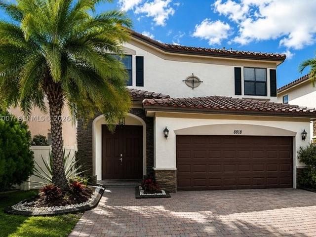 8818 W 33rd Ave, Hialeah, FL 33018