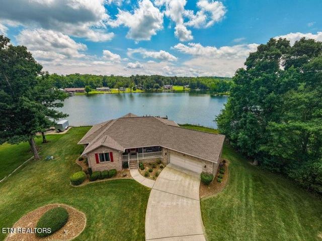 8819 Cherokee Trl, Crossville, TN 38572