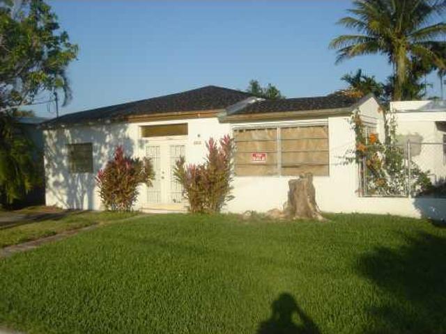 8819 Garland Ave, Surfside, FL 33154