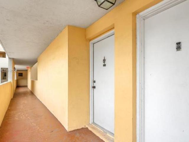 8810 Fontainebleau Blvd #216, Miami, FL 33172