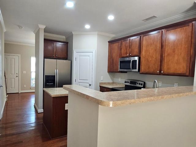 8811 Orchard Grove Way