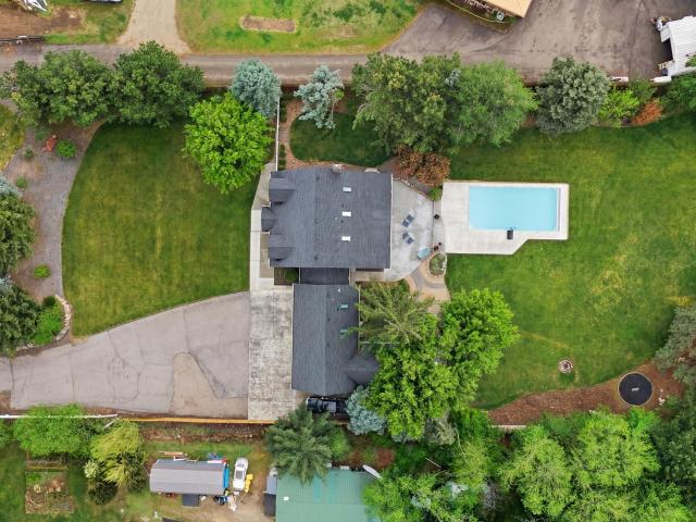 8811 Victory Rd