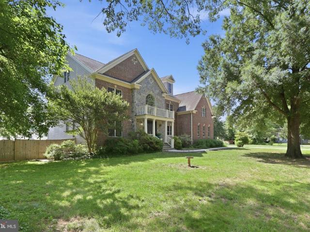8813 Oak Leaf Drive