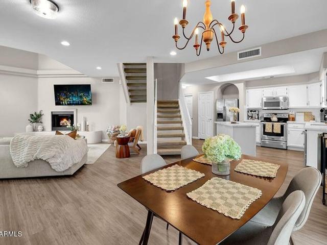 8813 S 51st St Unit 2, Phoenix, AZ 85044
