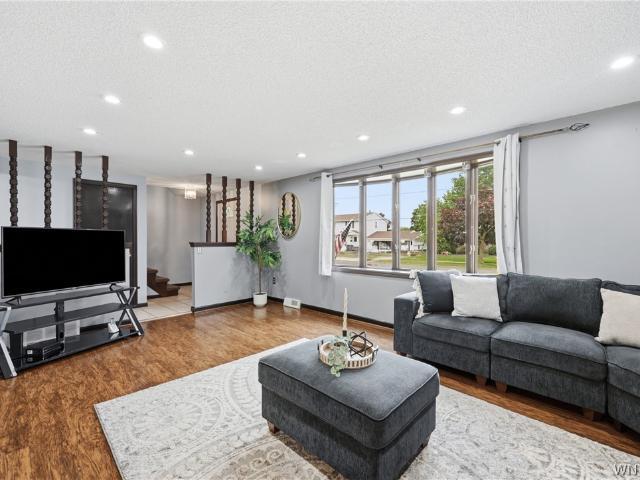 881 Castlebar Drive