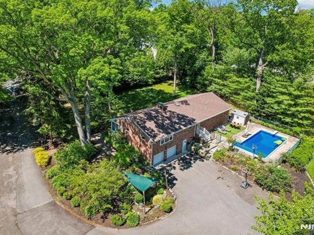 881 Bordentown Ave, South Amboy, NJ 08879