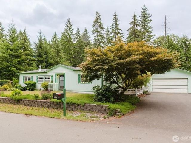 881 E Cedar St, Belfair, WA 98528
