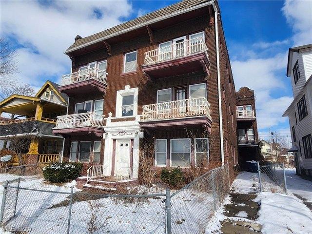 881 Eddy Rd, Cleveland, OH 44108