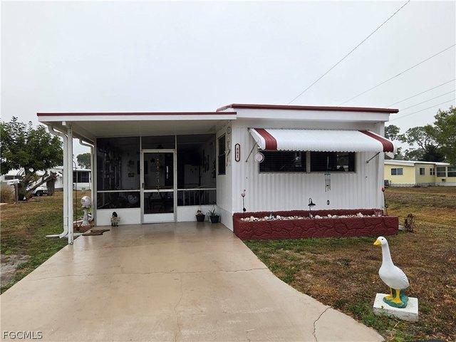 881 Homestead Dr, North Fort Myers, FL 33917