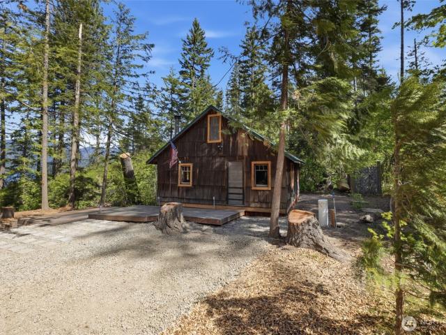 881 Lake Cabins Road