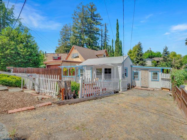 881 Merle Ave