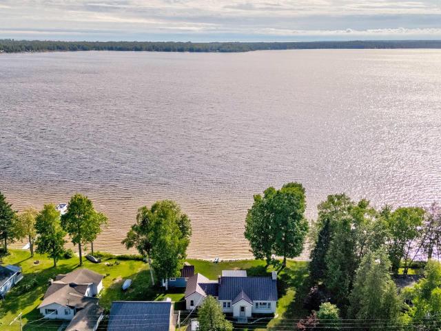 881 N East Gulliver Lake Road