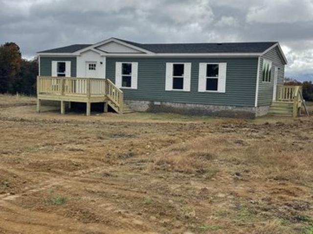 881 White Springs Rd, Lafayette, TN 37083