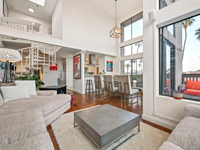 881 Thomas Ave, Unit 21, San Diego, CA 92109 | MLS #260008