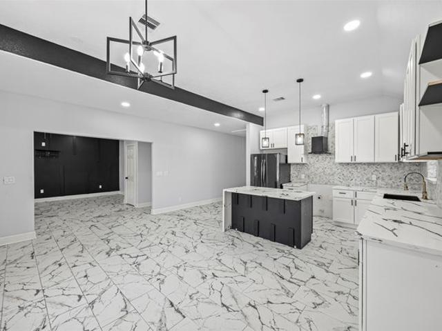 8824 Leander St, Houston, TX 77012