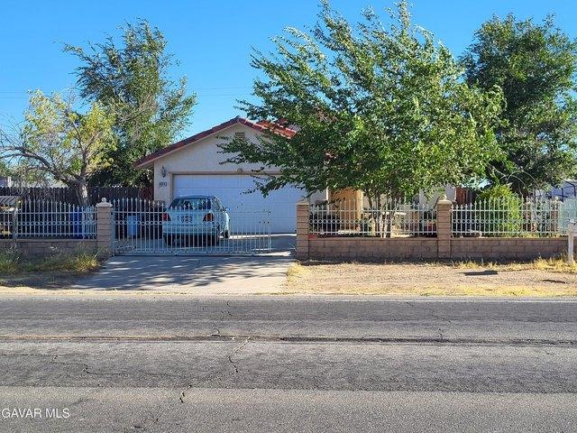8824 S Loop Blvd, California City, CA 93505