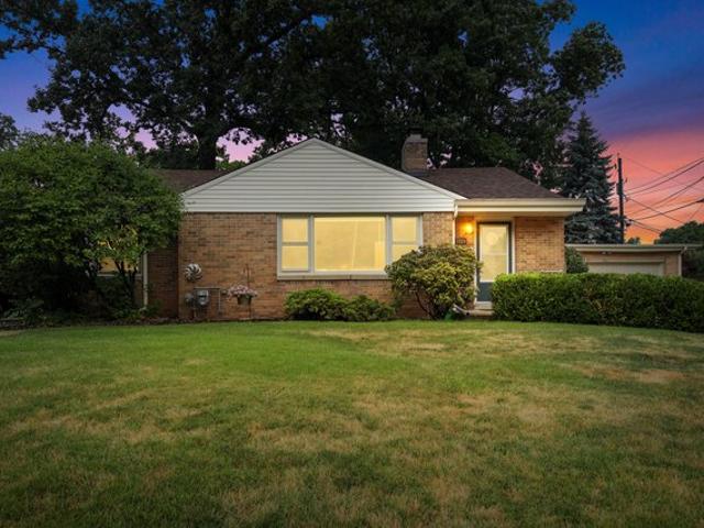 8824 W Harrison Ave, West Allis, WI 53227