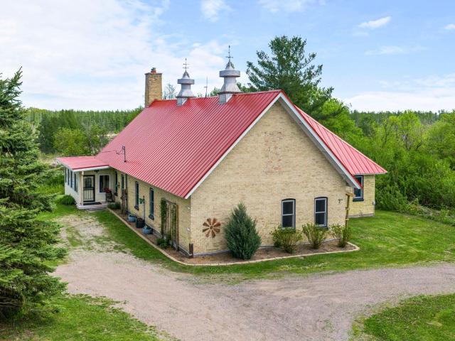 8825 Greeley Loop