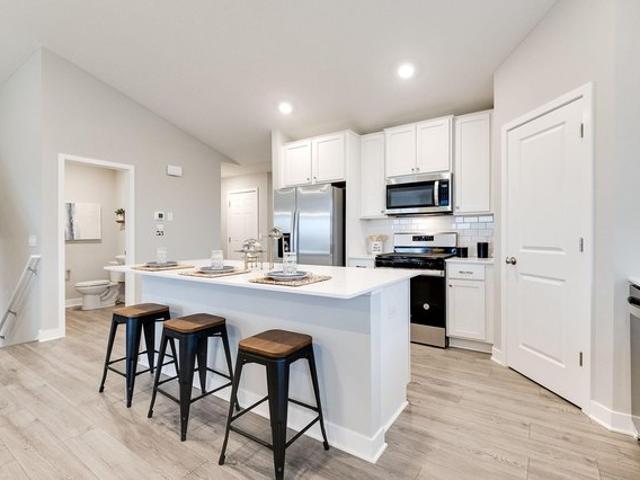 8825 Jules Ave S, Cottage Grove, MN 55016