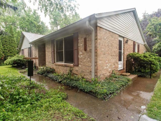 8825 Stockwell Road