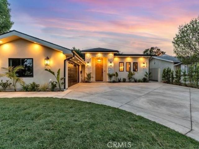 8825 Sophia Ave, North Hills, CA 91343