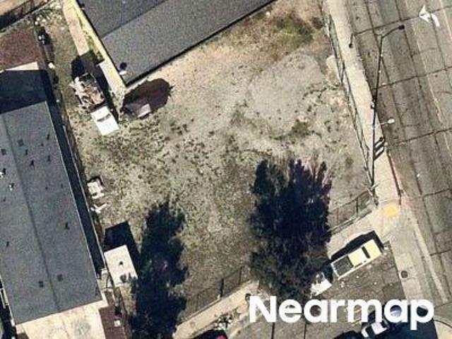 8825, 8831 Macarthur Blvd