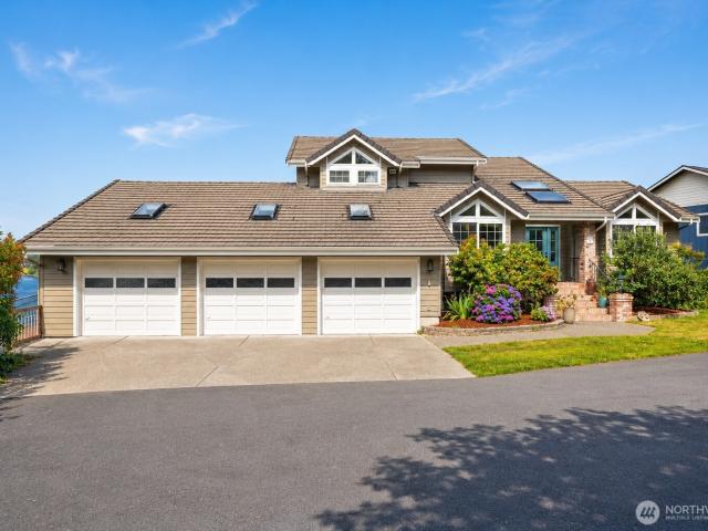8827 Buttonwood Lane NE