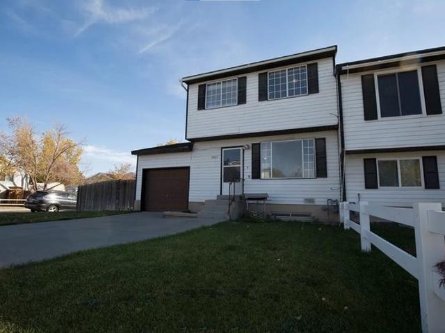 8827 Pinion Bed 2 5 Bath Townhouse Ln Unit 4, West Jordan, UT 84088
