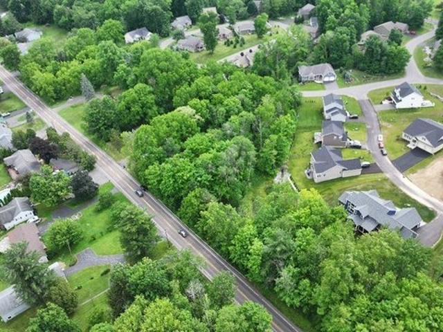 8827 River Rd, Baldwinsville, NY 13027