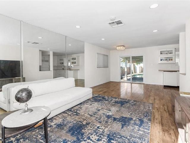 8827 Sylmar