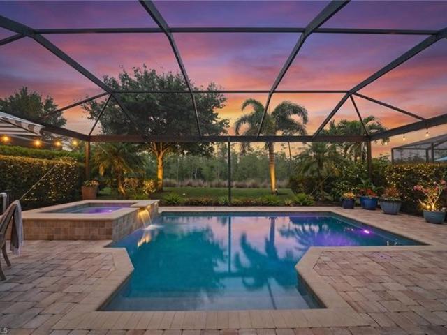 8827 Vaccaro Ct, Naples, FL 34119