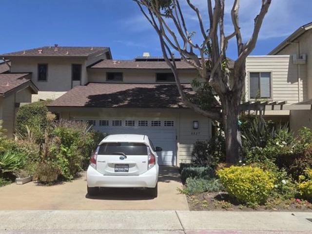 8827 Via Andar, San Diego, CA 92122