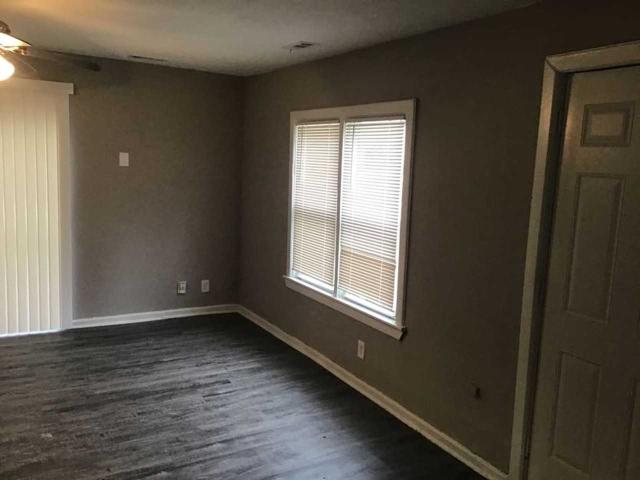 8828 N. Main Studio Apartment for Rent at 8828 N Main St, Kansas City, MO 64155 Sherrydale