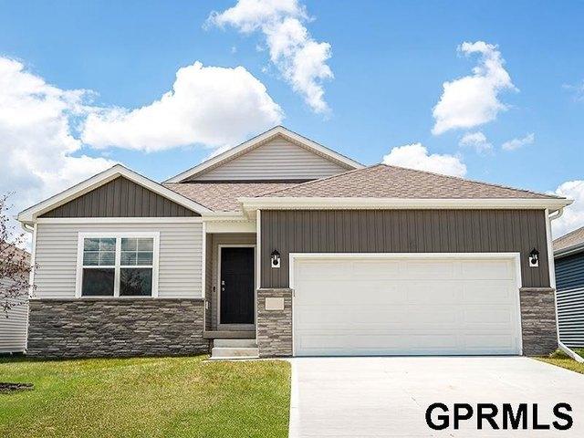 8828 S 184th Way, Omaha, NE 68136